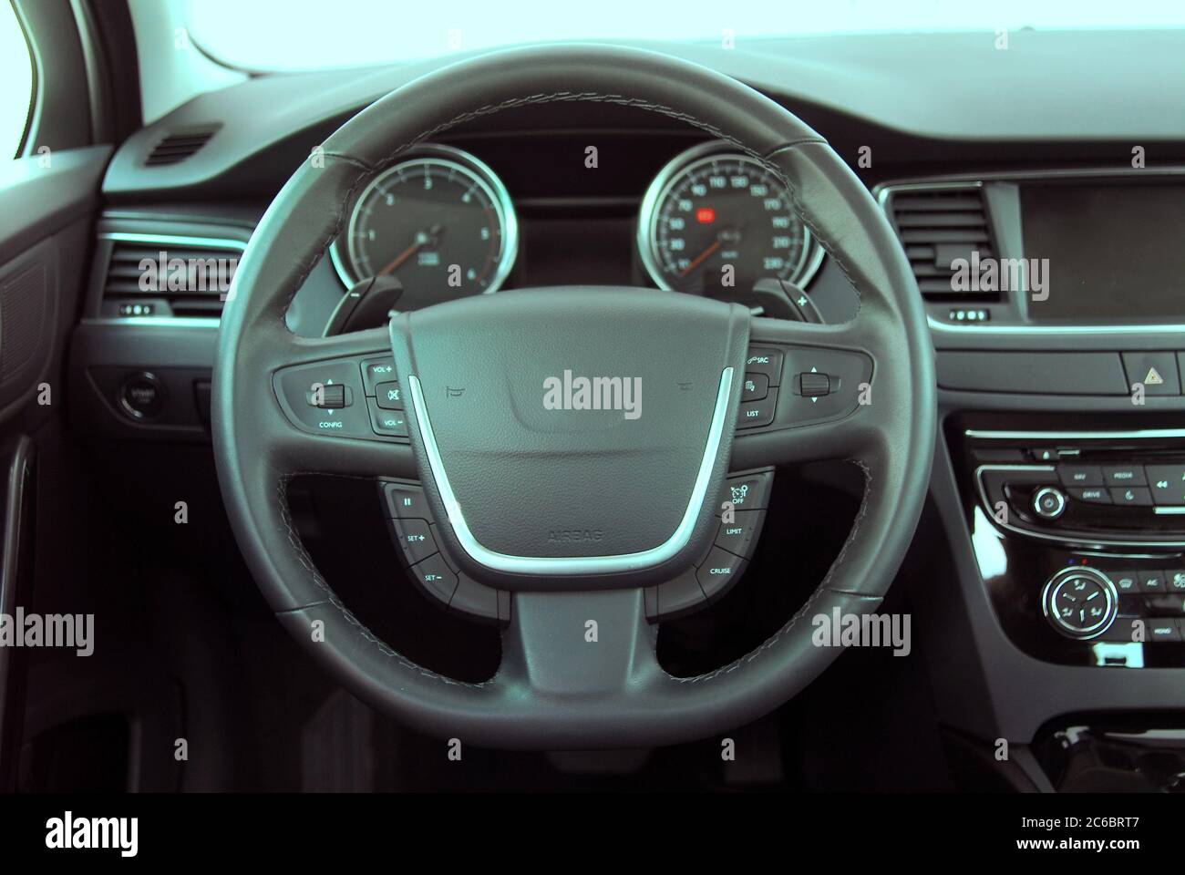 steering wheel steering wheel in the new modern car Stock Photo - Alamy