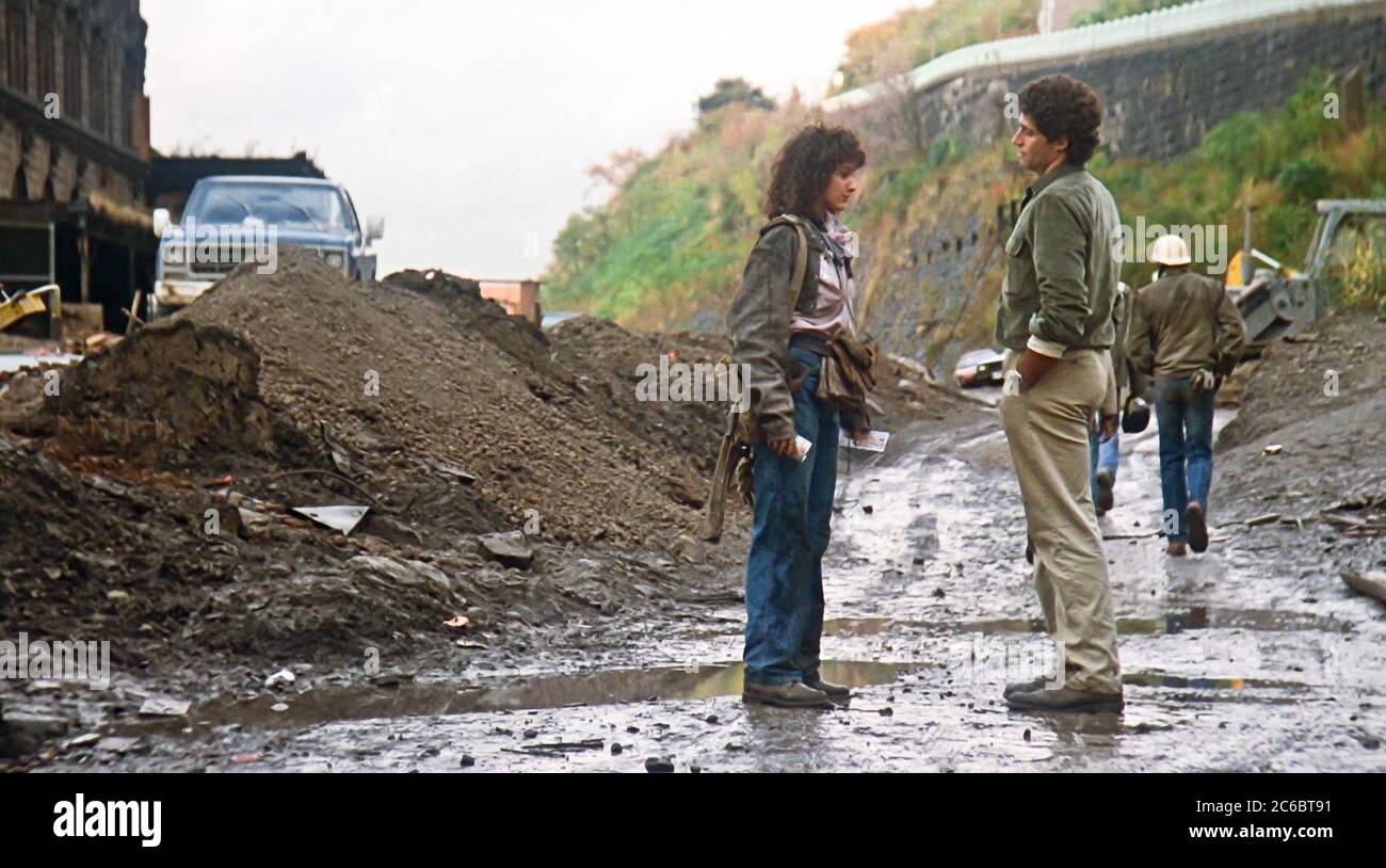 USA. Jennifer Beals and Michael Nouri in a scene from the ©Paramount ...