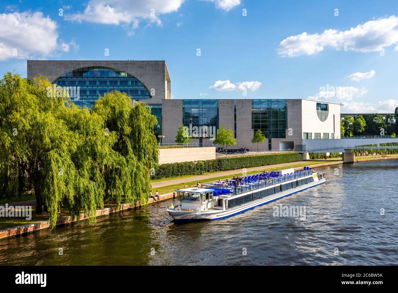 Chancellor house berlin hi-res stock photography and images - Alamy