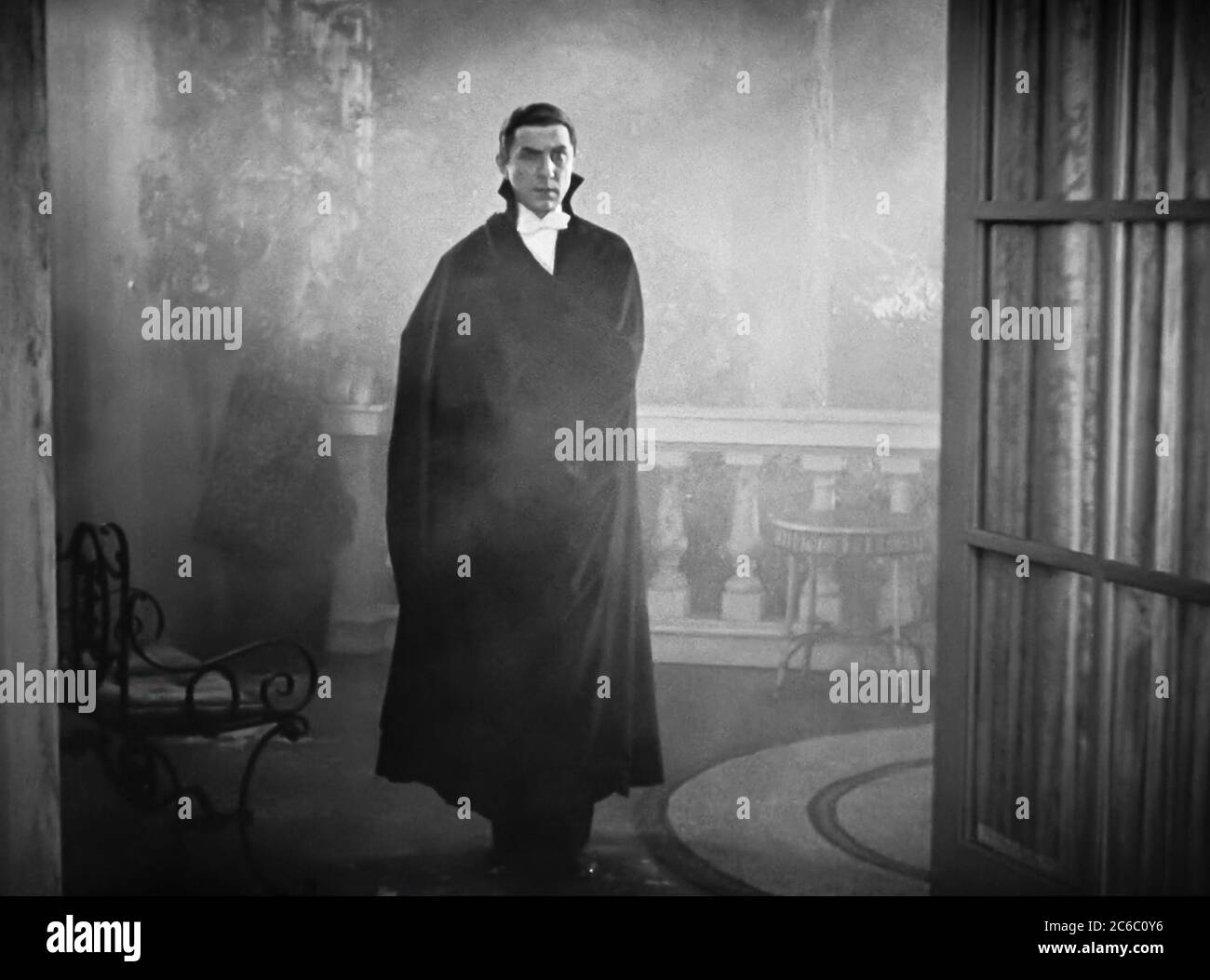 USA. Bela Lugosi in a scene from the ©Universal Pictures movie: Dracula (1931). Plot: The ...