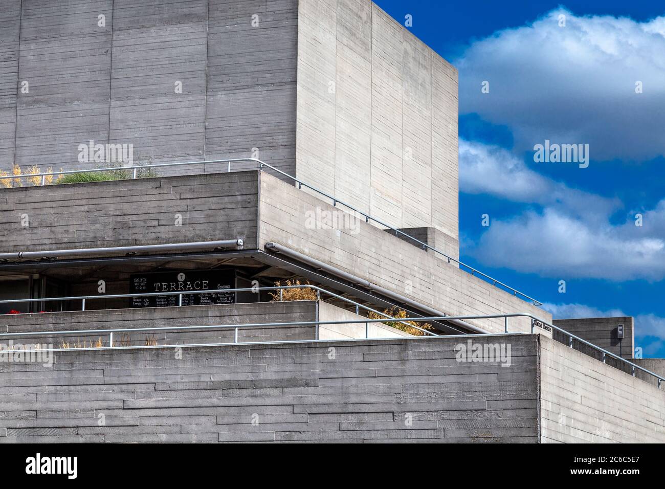 Brutalist national theatre london hi-res stock photography and images ...