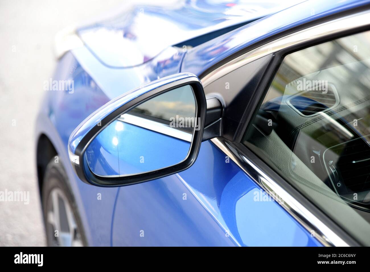 Side view with indicator hi-res stock photography and images - Alamy