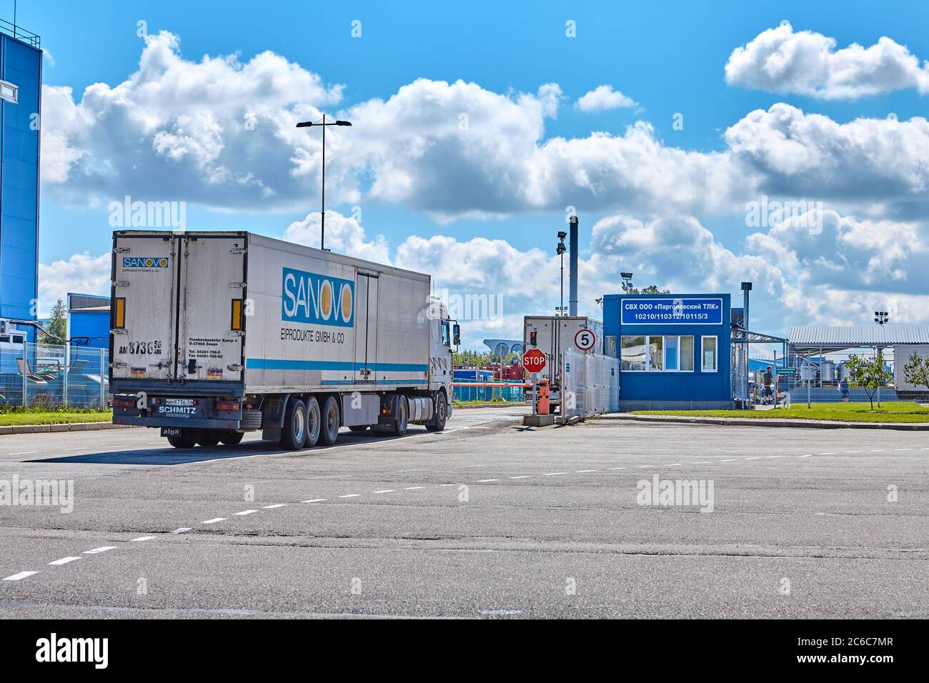 Customs logistics terminal checkpoint hi-res stock photography and ...