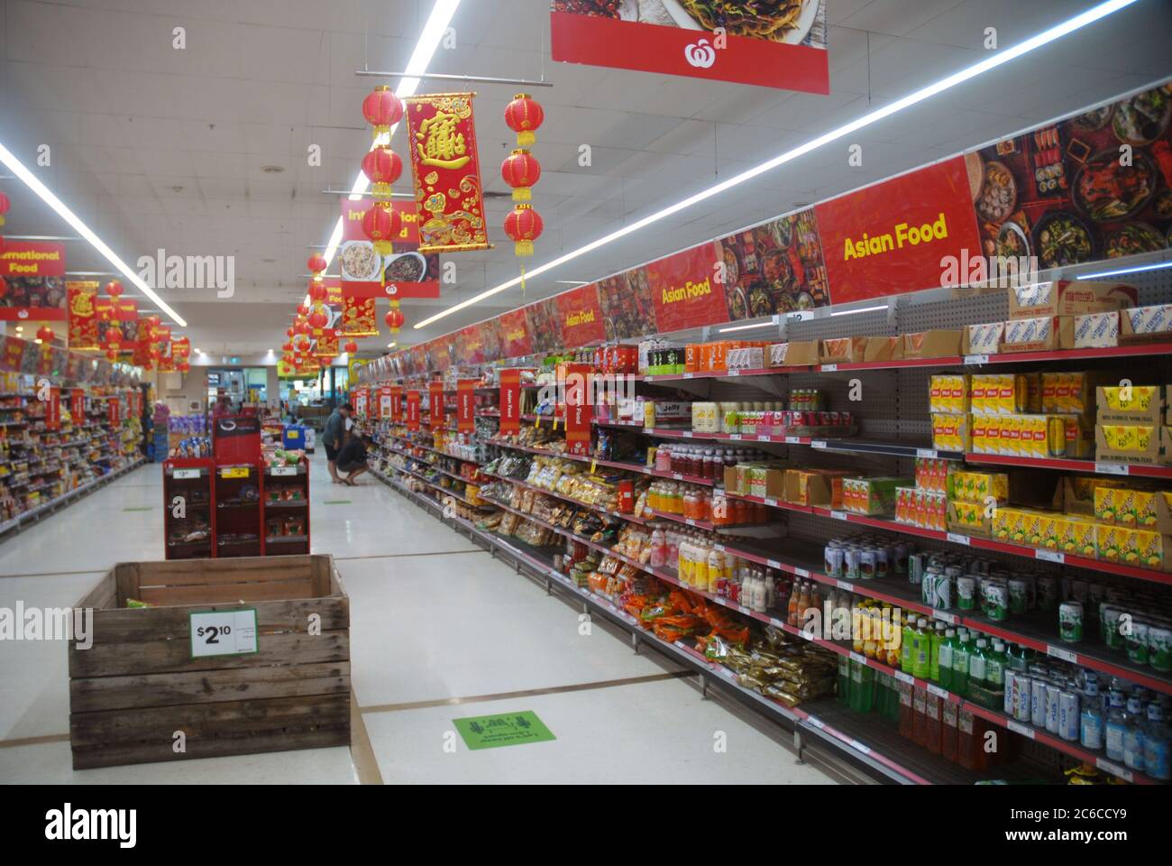 Asian food isle in Woolworth, Inala, Brisbane, Queensland, Australia ...