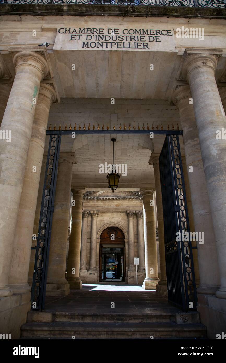 24 columns hi-res stock photography and images - Alamy