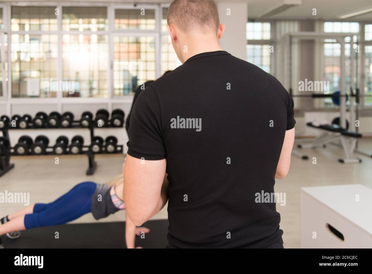 Gym Group Weight Lifting Workout Men and Girls Exercise Stock Photo - Alamy