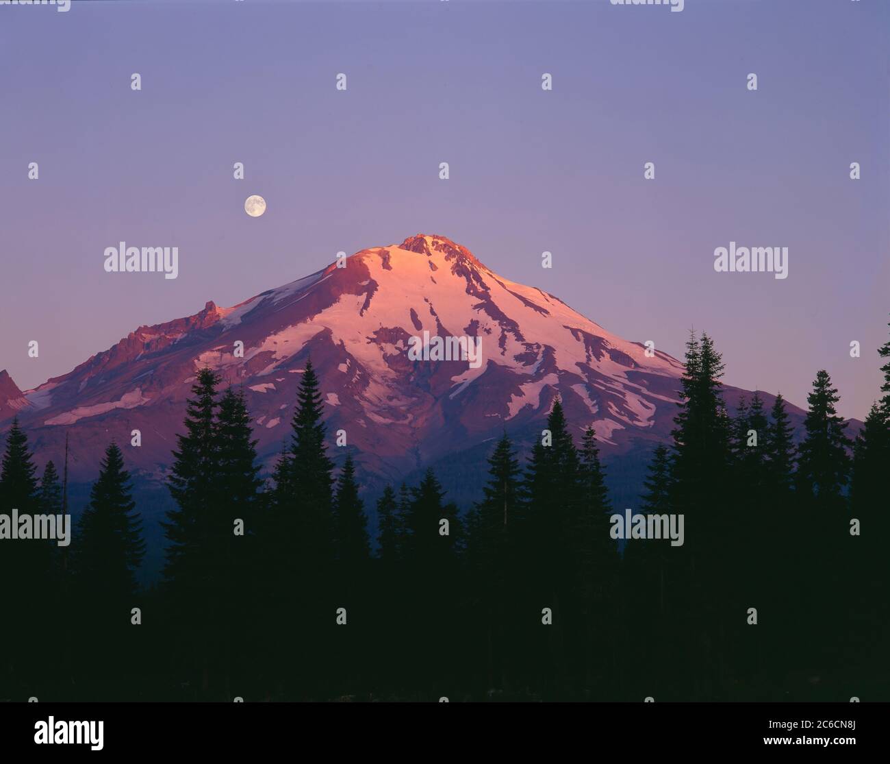 SHASTA-TRINITY NAT'L FOREST CA/JULY FULL MOON AT FIRST LIGHT ON ...