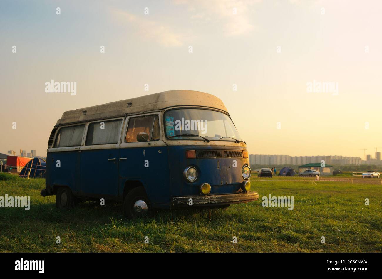 Volkswagen bus t2 hi-res stock photography and images - Alamy