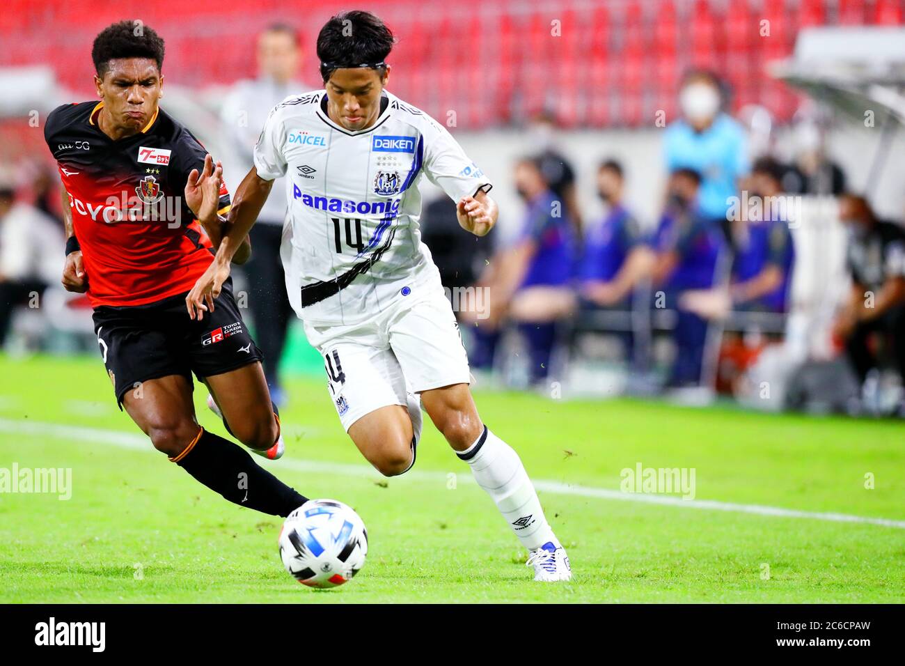 Toyota, Aichi, Japan. 8th July, 2020. (L-R) Mateus (Grampus), Yuya ...