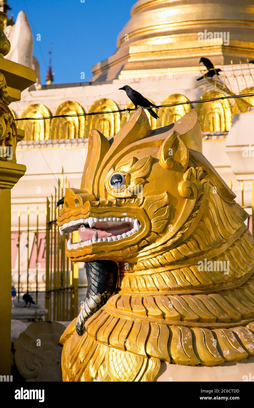 Chinthe statue High Resolution Stock Photography and Images - Alamy