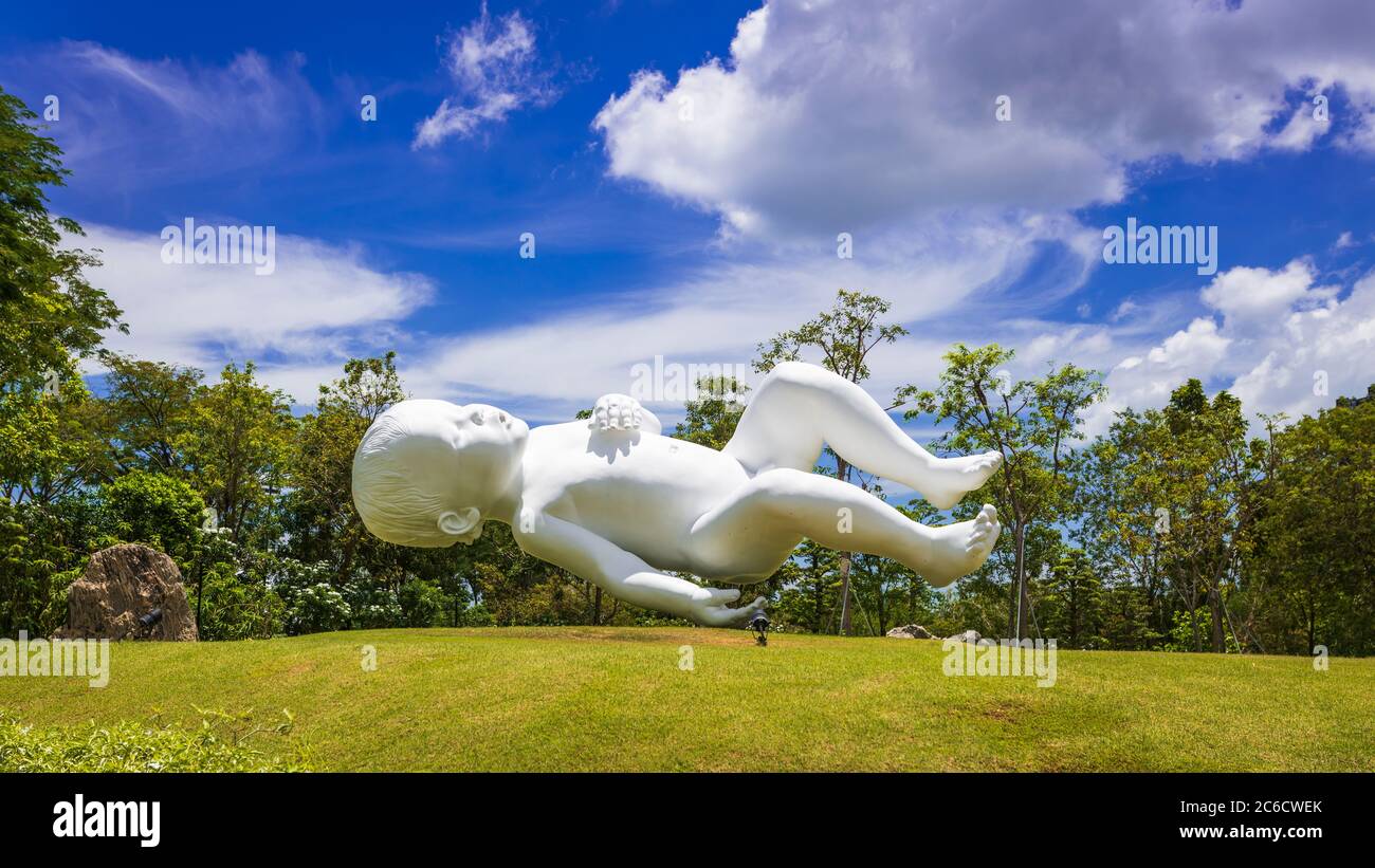 "Planet" statue by Marc Quinn at Gardens by the Bay, Singapore ...