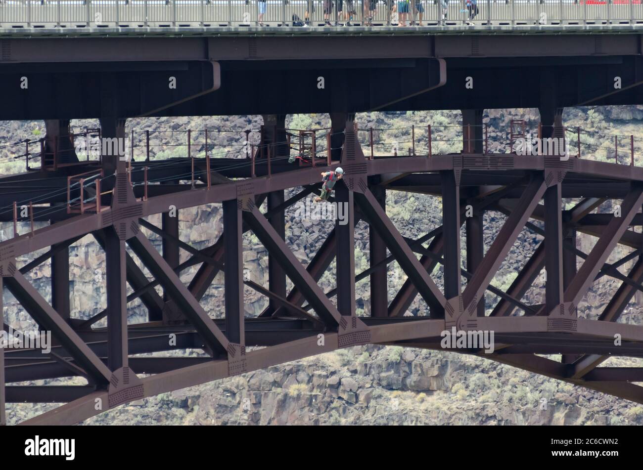 BASE jumpers on the Perrine Memorial Bridge, Twin Falls, Idaho, USA ...