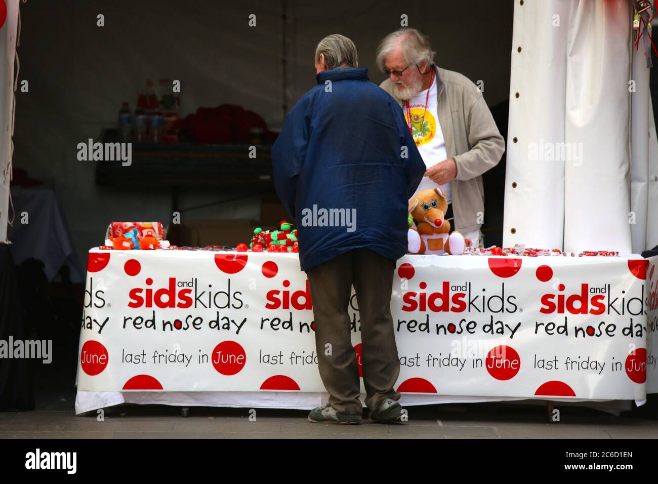 Red nose day children hi-res stock photography and images - Alamy