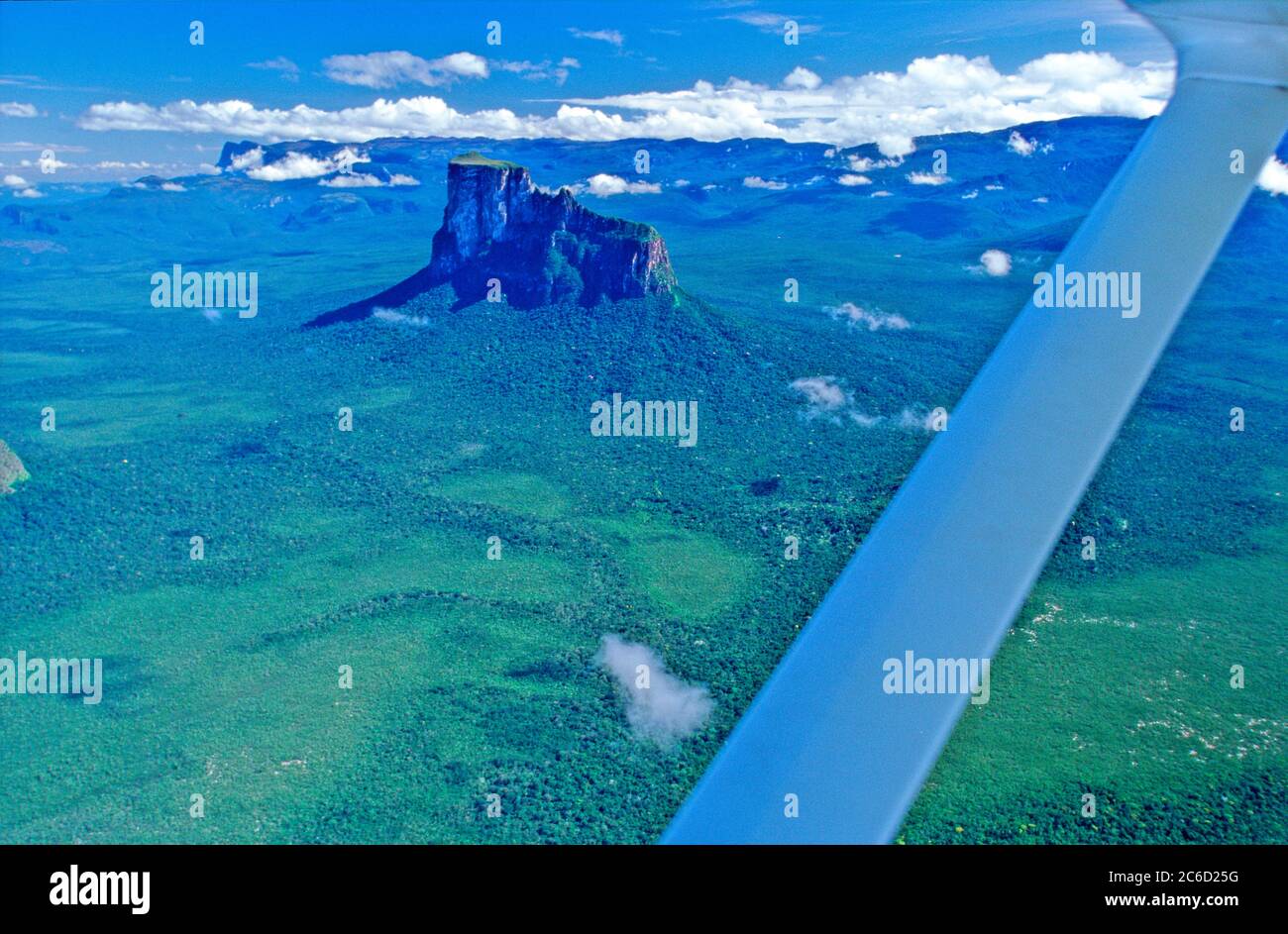 CERRO AUTANA TEPUI (1.208m) SACRED FOR THE PIAROA INDIOS, AMAZONAS ...