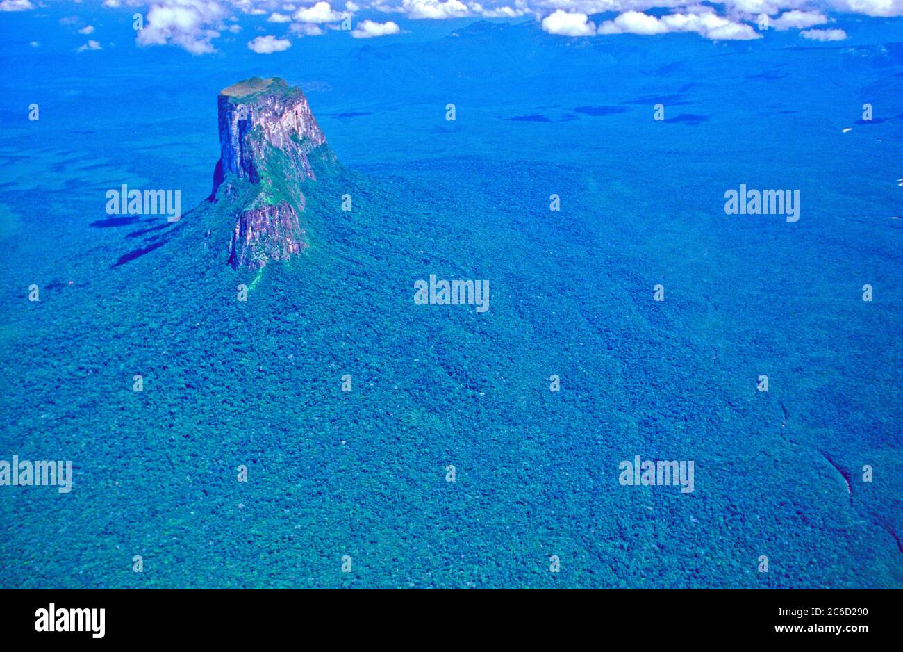 CERRO AUTANA TEPUI (1.208m) SACRED FOR THE PIAROA INDIOS, AMAZONAS ...
