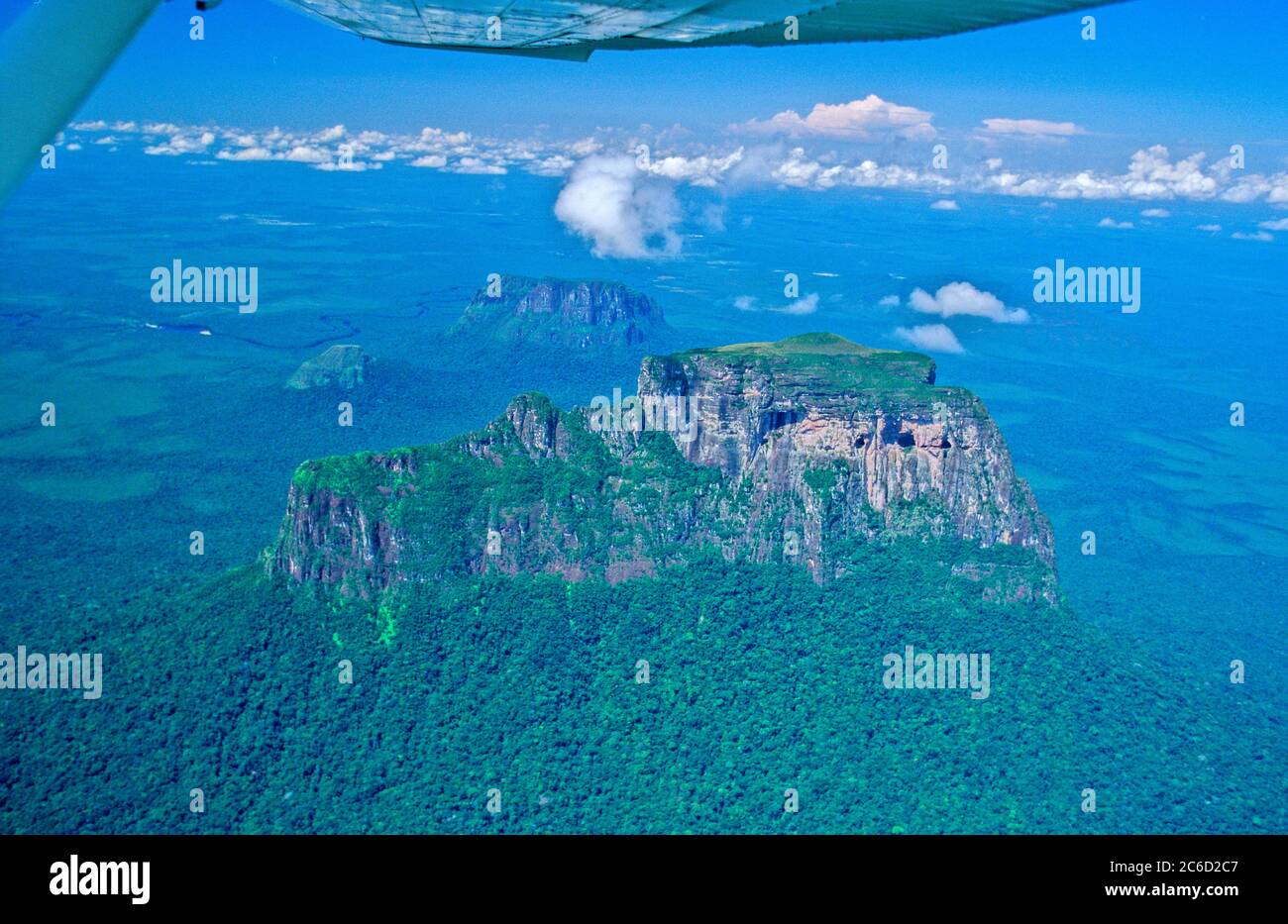 CERRO AUTANA TEPUI (1.208m) SACRED FOR THE PIAROA INDIOS, AMAZONAS ...