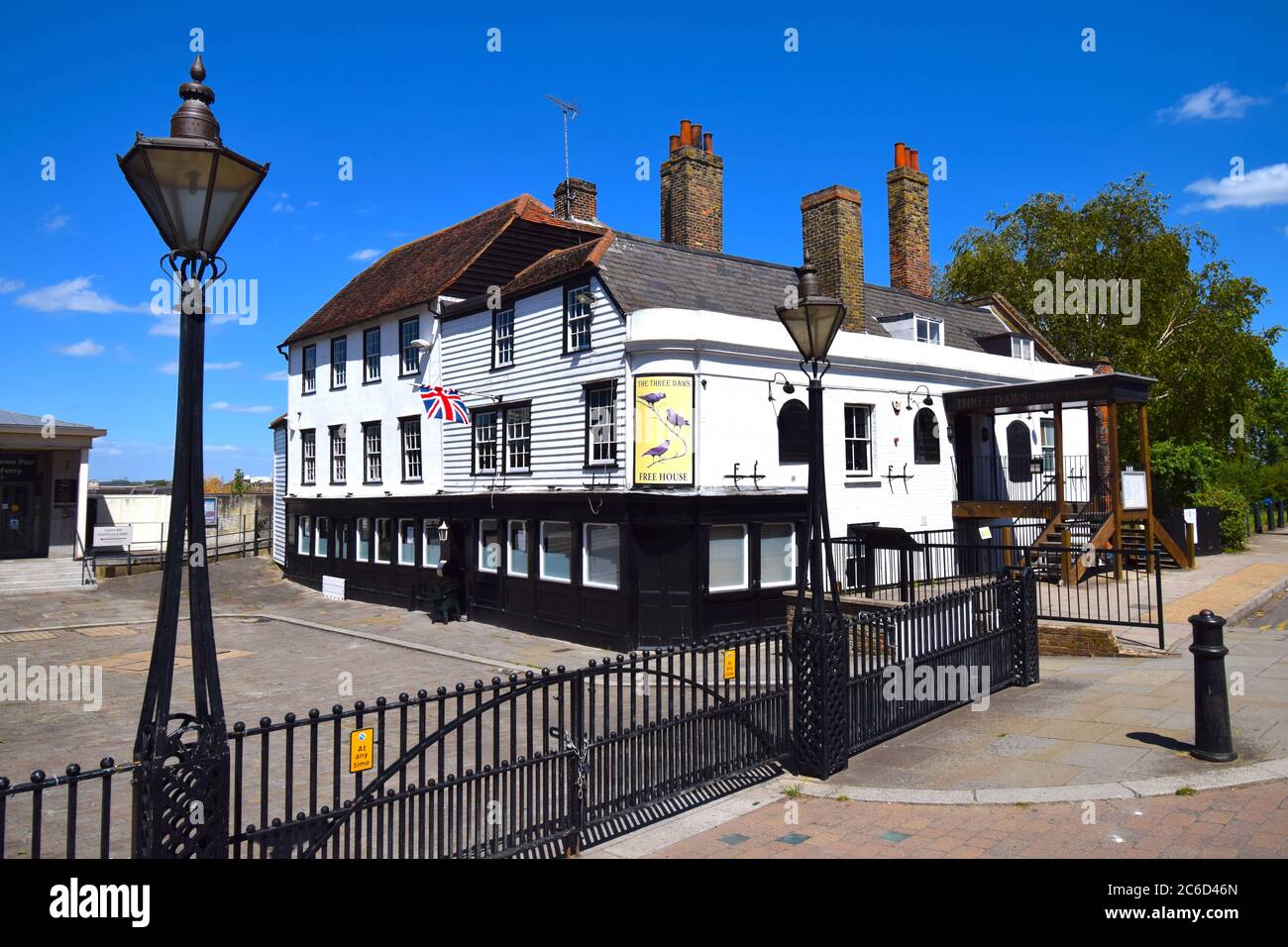 The Three Daws Public House Gravesend. The pub first gained its licence ...
