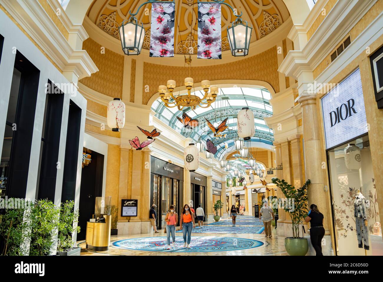 Bellagio Las Vegas People High Resolution Stock Photography and Images ...