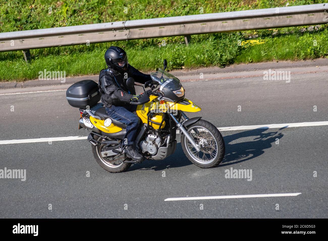 Bmw r 100gs bubble bee hi-res stock photography and images - Alamy
