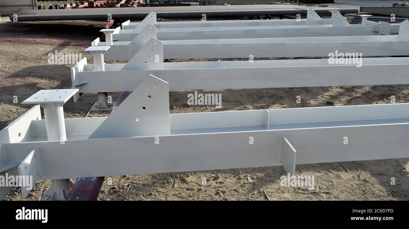 White structural beams hi-res stock photography and images - Alamy