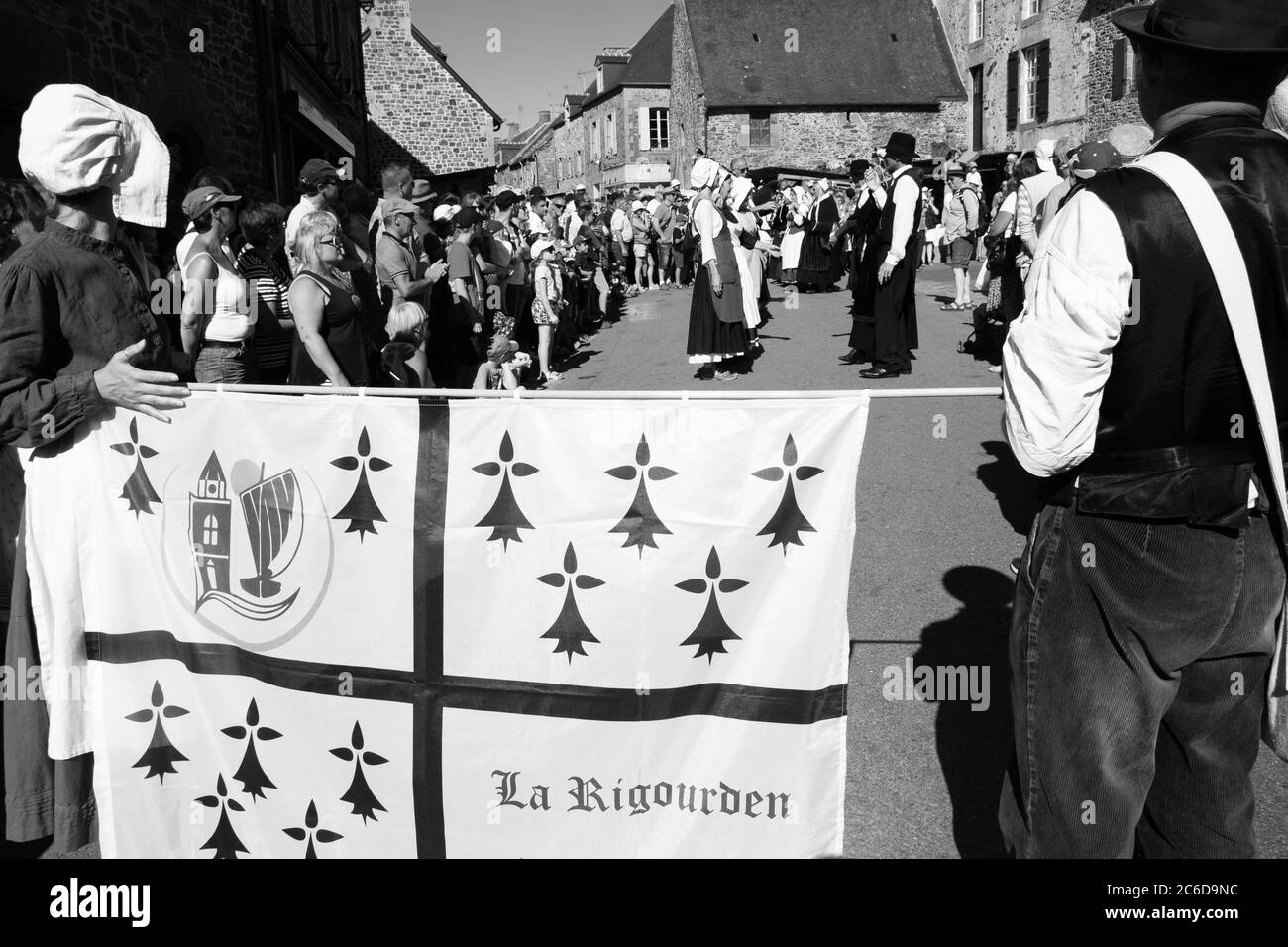 Typical breton dance hi-res stock photography and images - Alamy