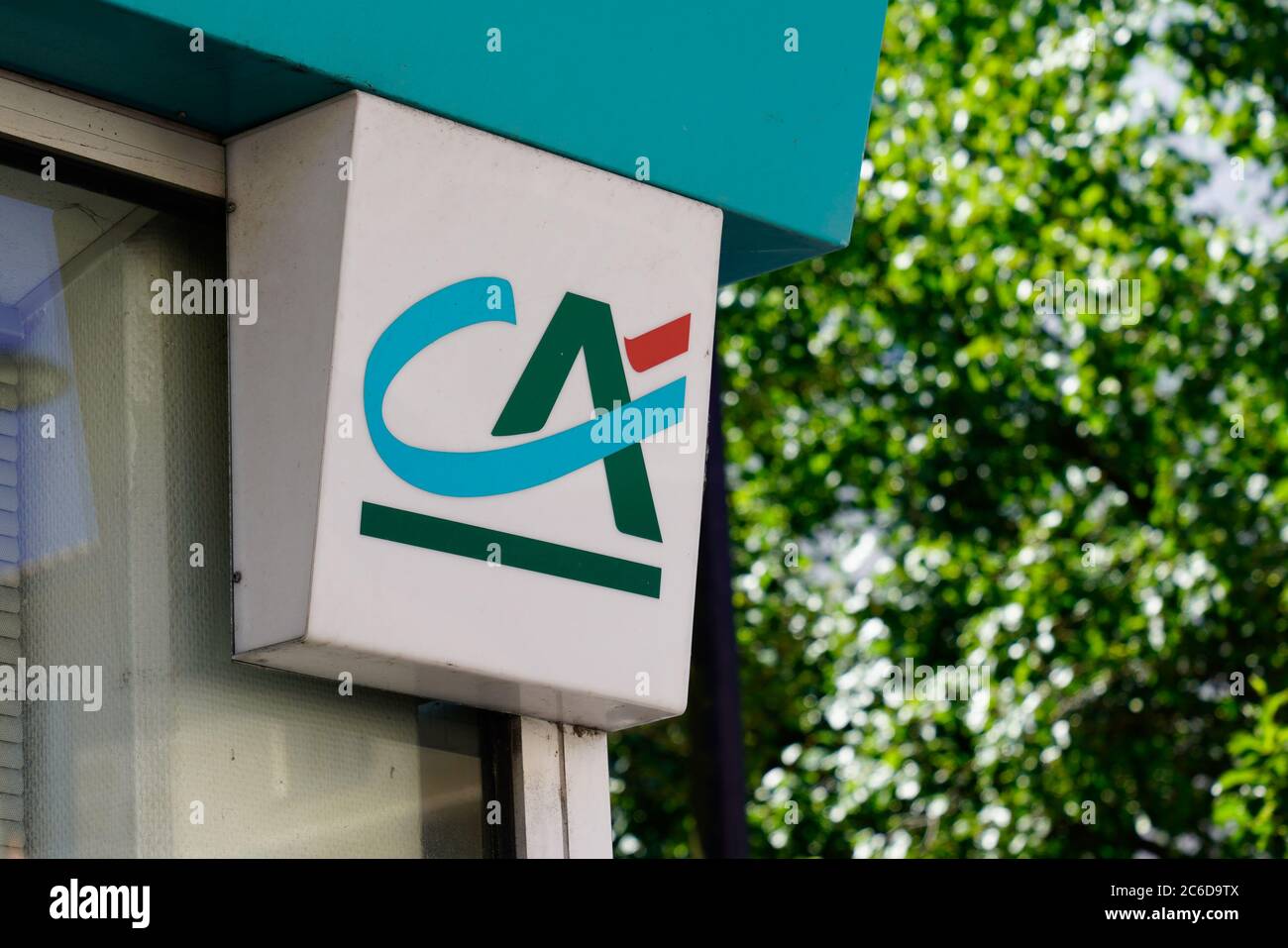 French bank corporation building hi-res stock photography and images ...