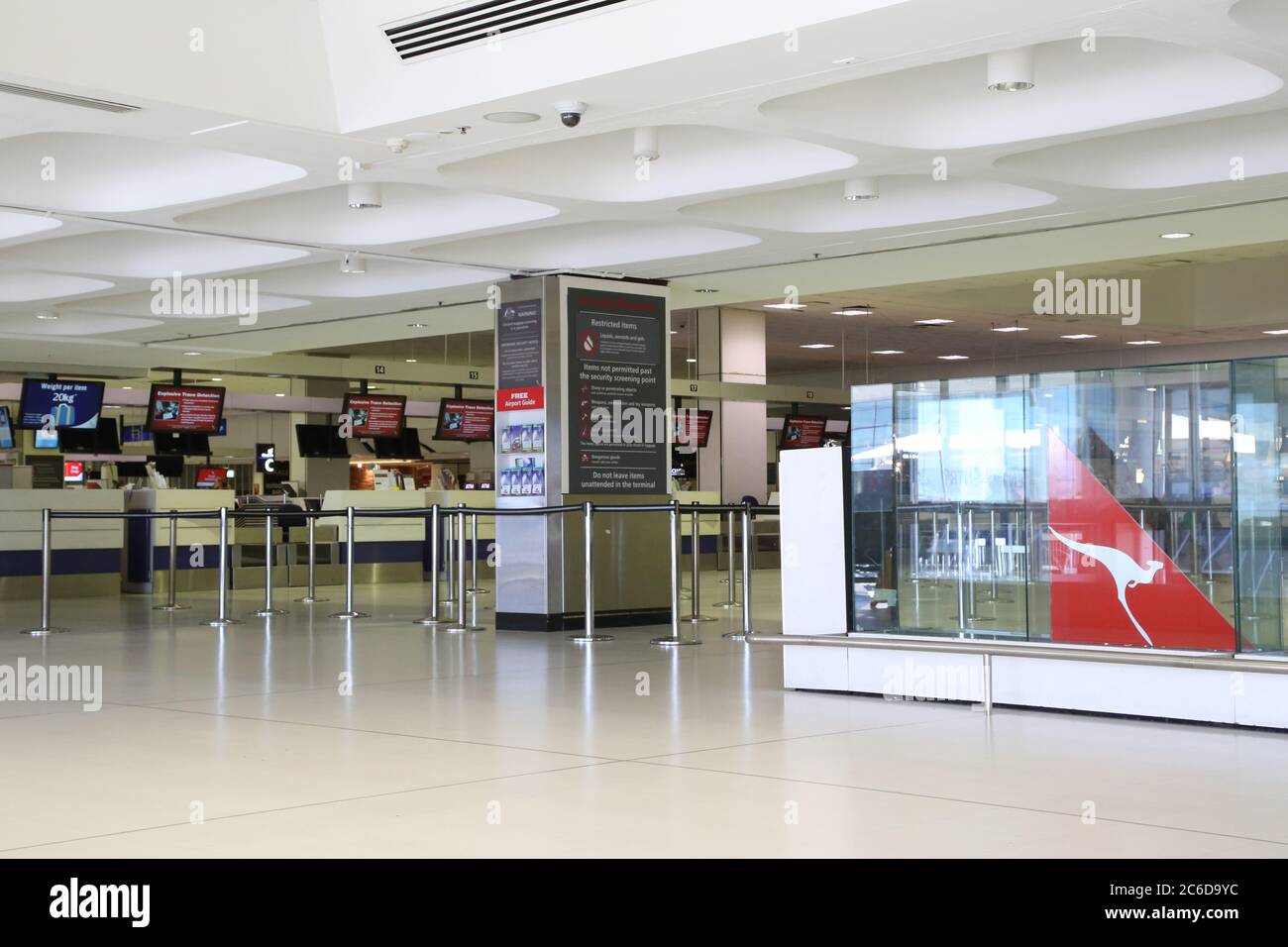 Check in area sydney airport hi-res stock photography and images - Alamy