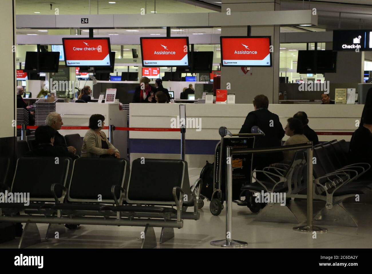 Check in area sydney airport hi-res stock photography and images - Alamy