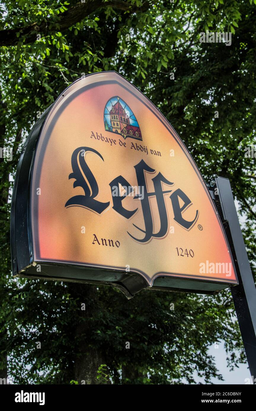 Leffe logo hi-res stock photography and images - Alamy
