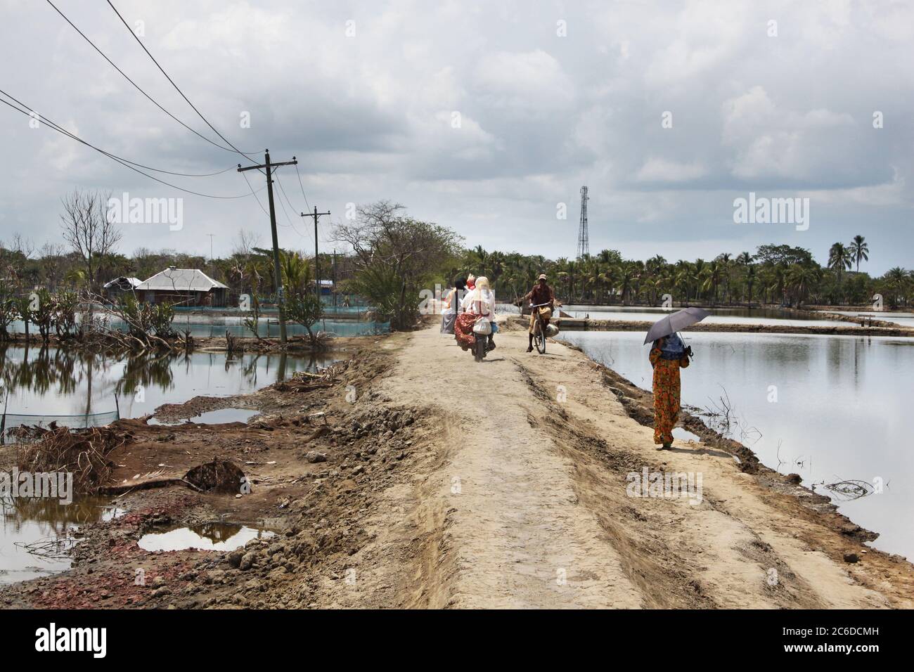 Cyclone Aila affected village at Khulna, Bangladesh Stock Photo - Alamy