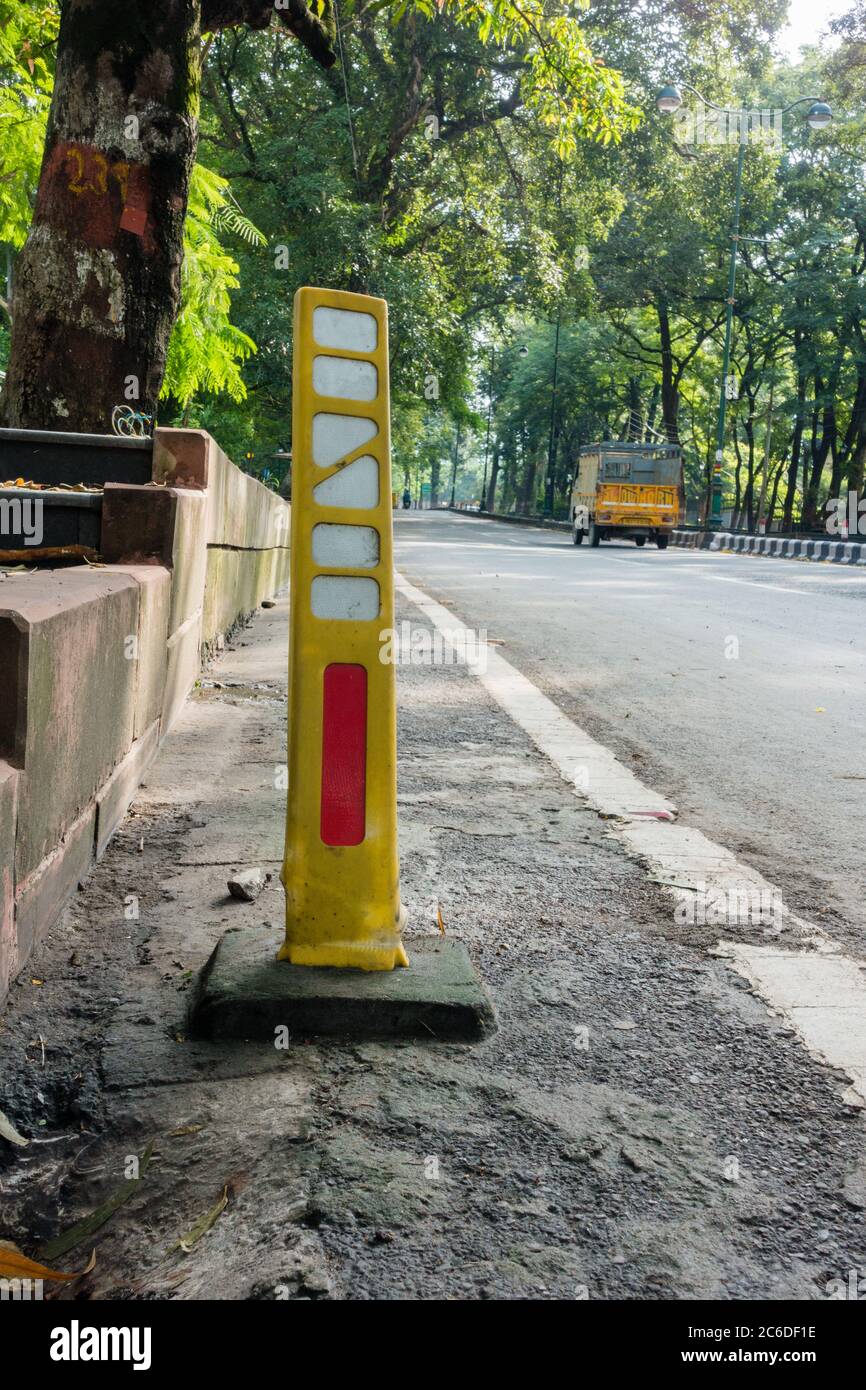 Highway reflector hi-res stock photography and images - Alamy