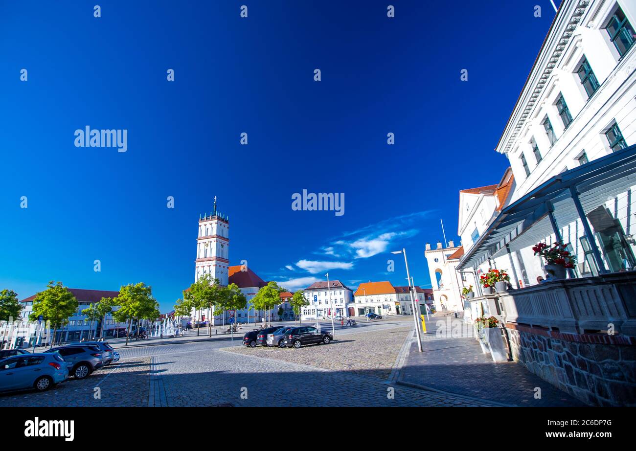 Postcard of the high court building hi-res stock photography and images ...
