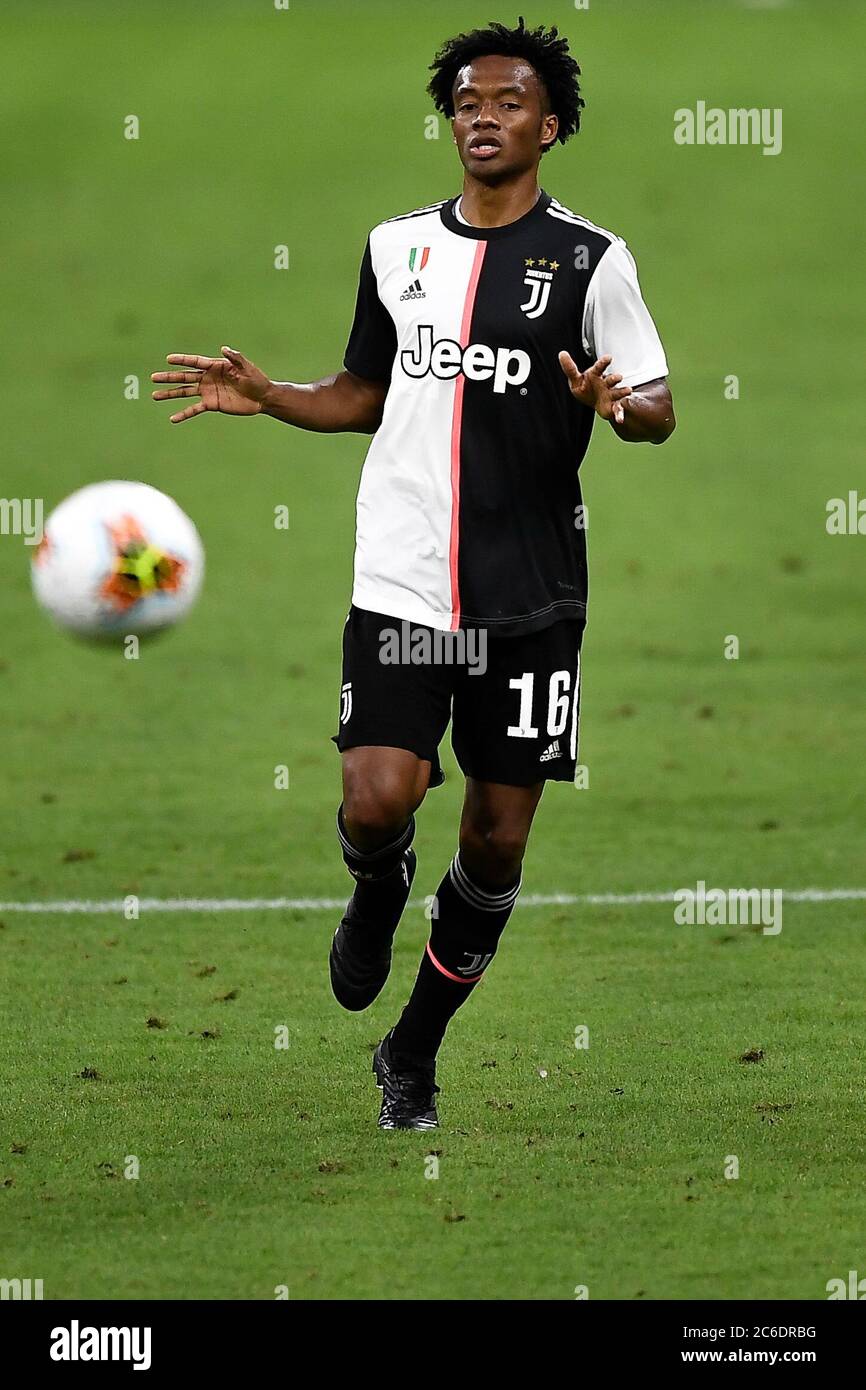 Juan cuadrado of juventus hi-res stock photography and images - Alamy