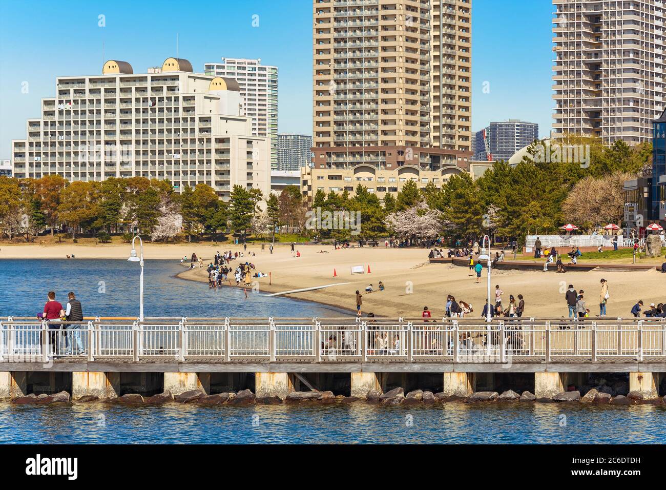 tokyo, japan - mars 04 2020: Seascape of artificial Odaiba island where ...