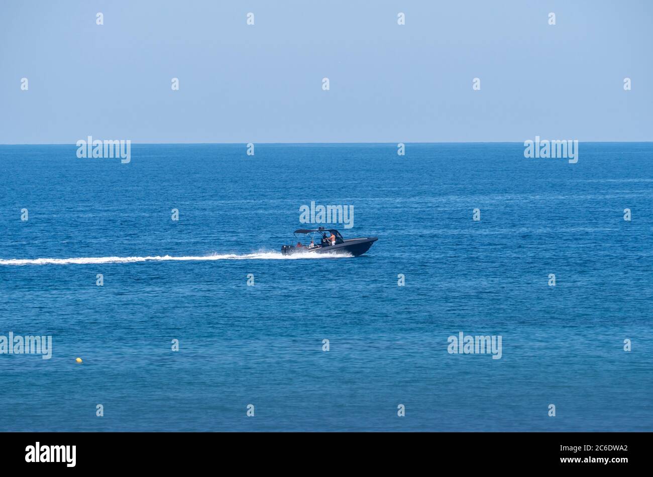 speedboat run in blue sea horizon landscape Stock Photo - Alamy