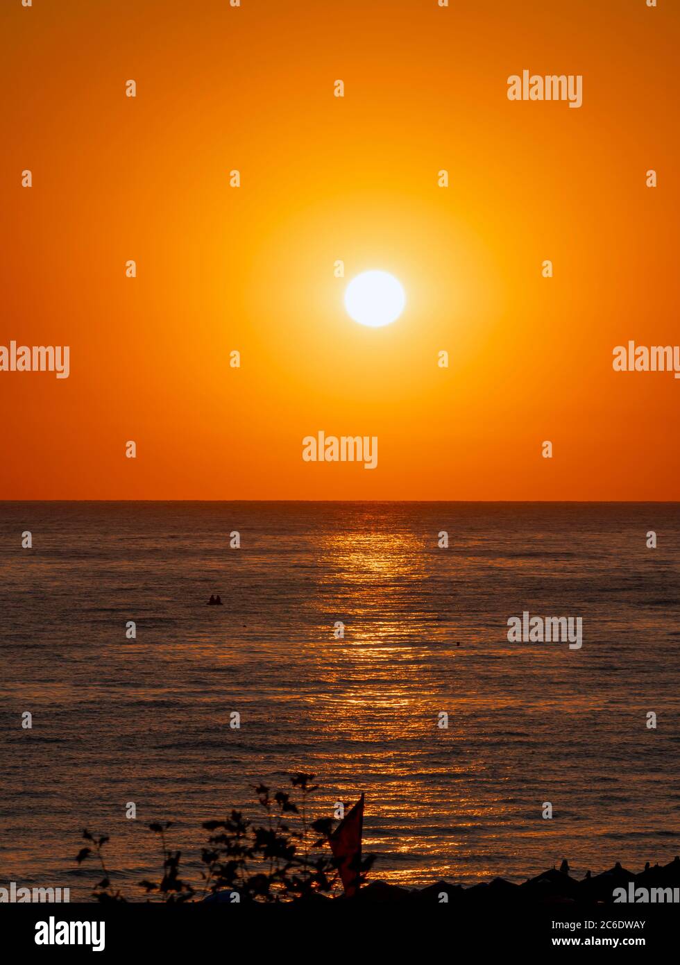 Sun down over sea hi-res stock photography and images - Alamy