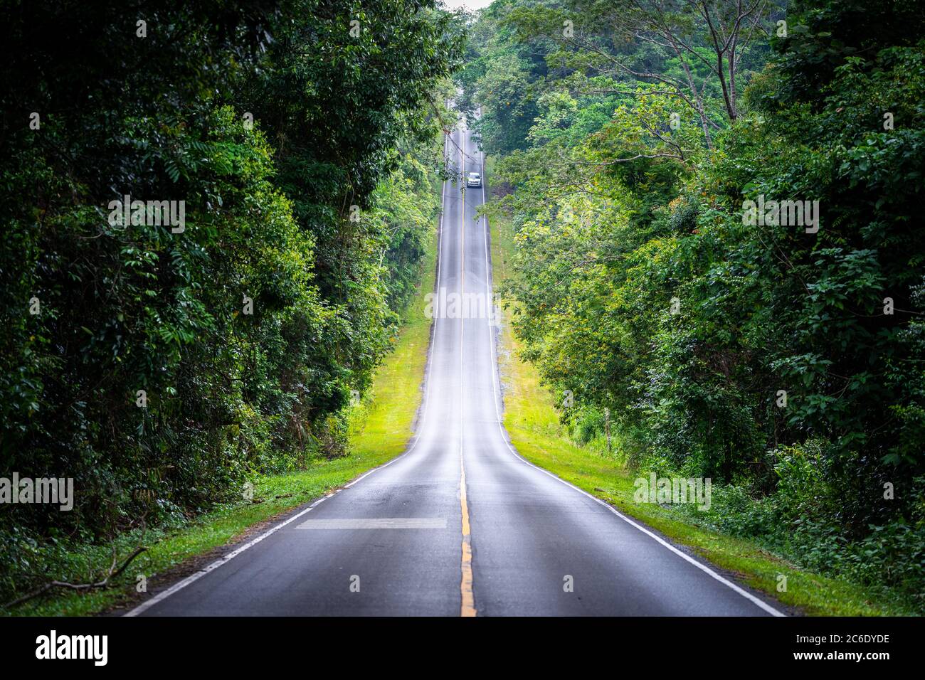 Straight roadway hi-res stock photography and images - Alamy