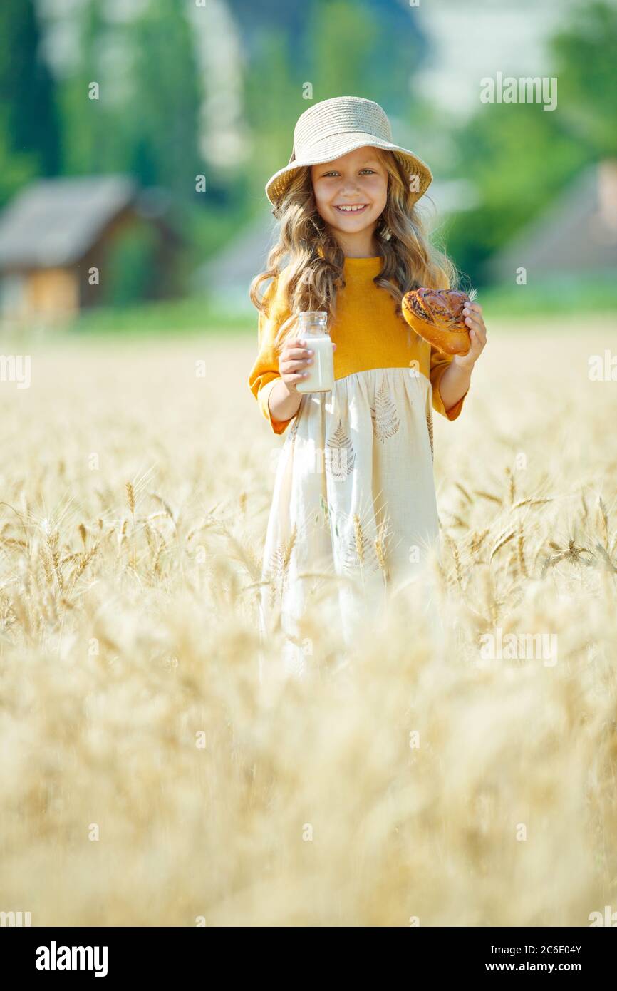 A child in the field Stock Photo - Alamy