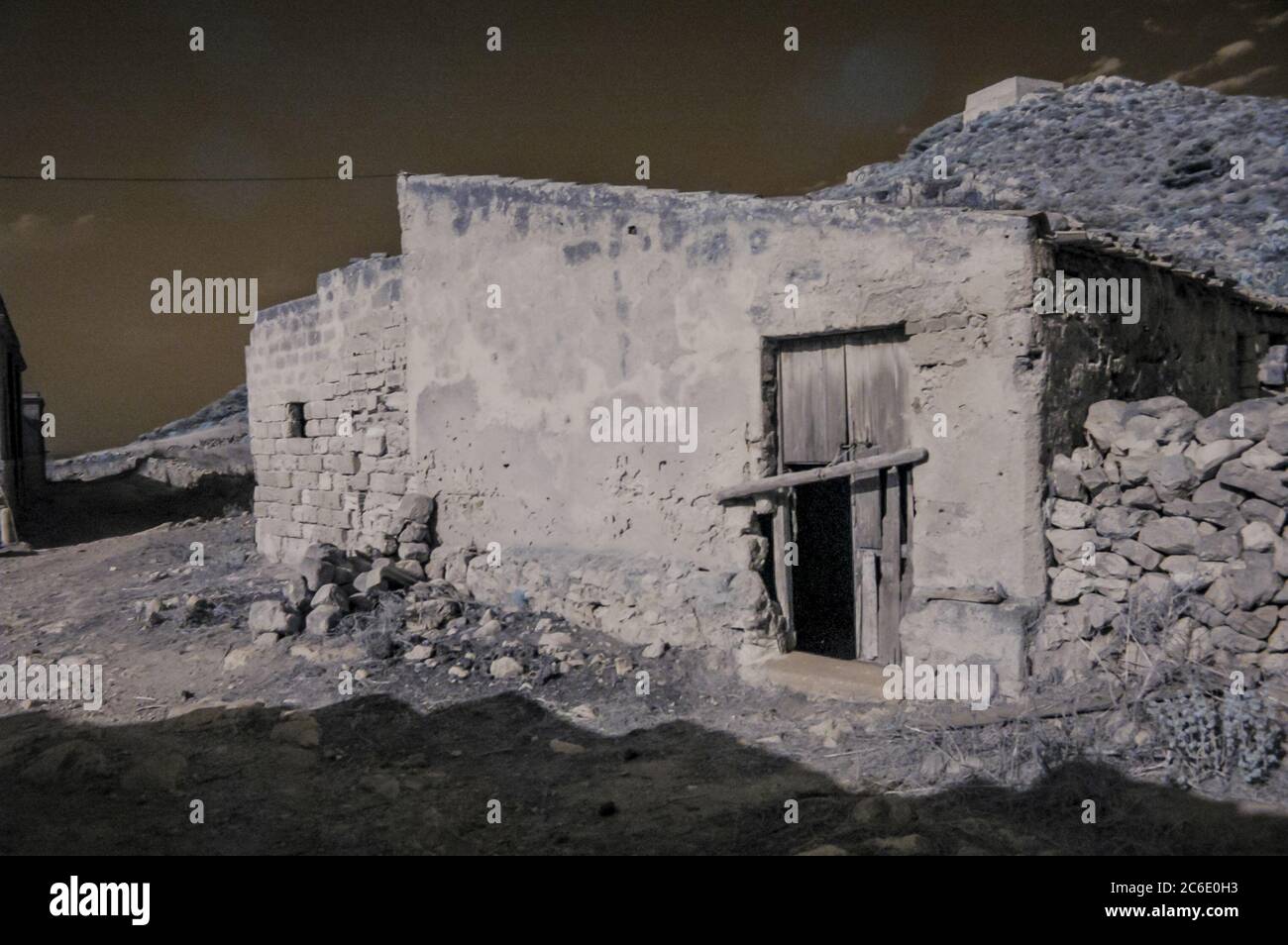 Dry stone wall sicily hi-res stock photography and images - Alamy