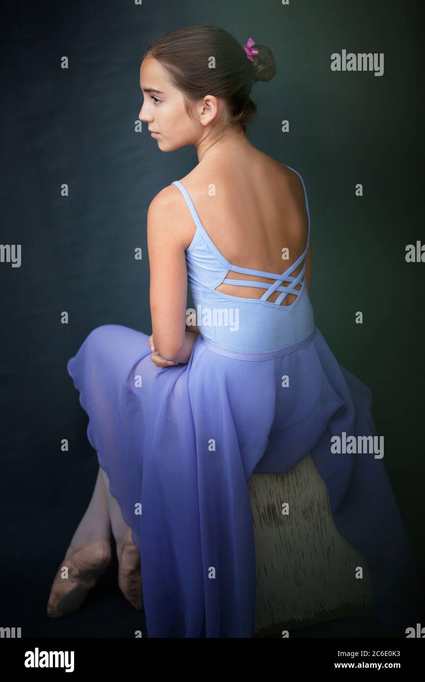 Rear view of ballerina hi-res stock photography and images - Alamy