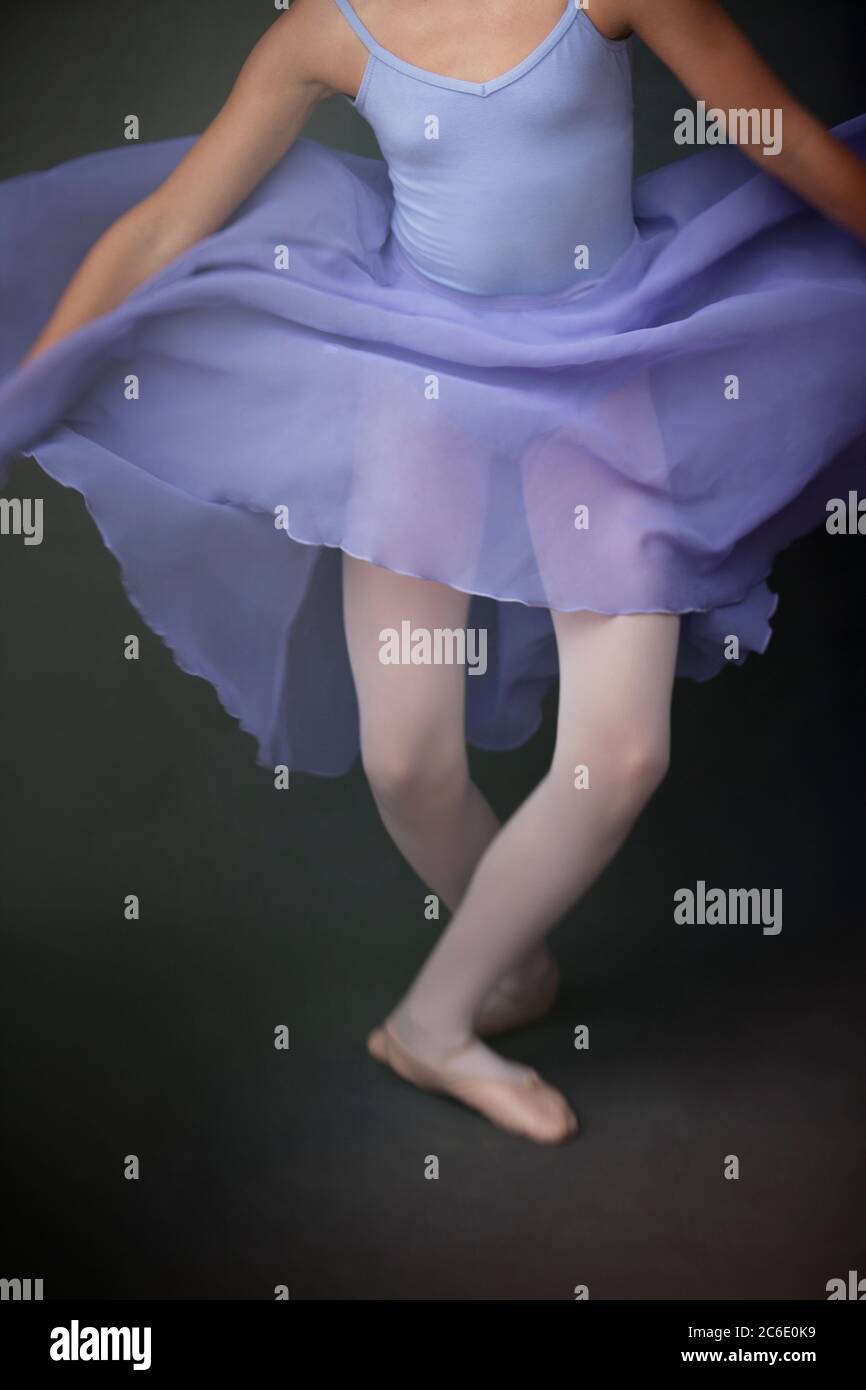 Child ballerina balancing hi-res stock photography and images - Alamy
