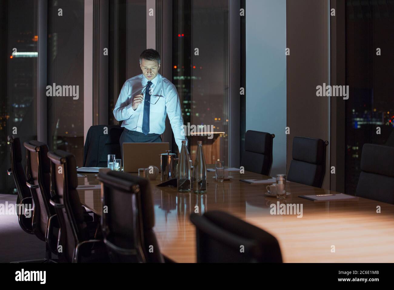 Conference at night hi-res stock photography and images - Alamy