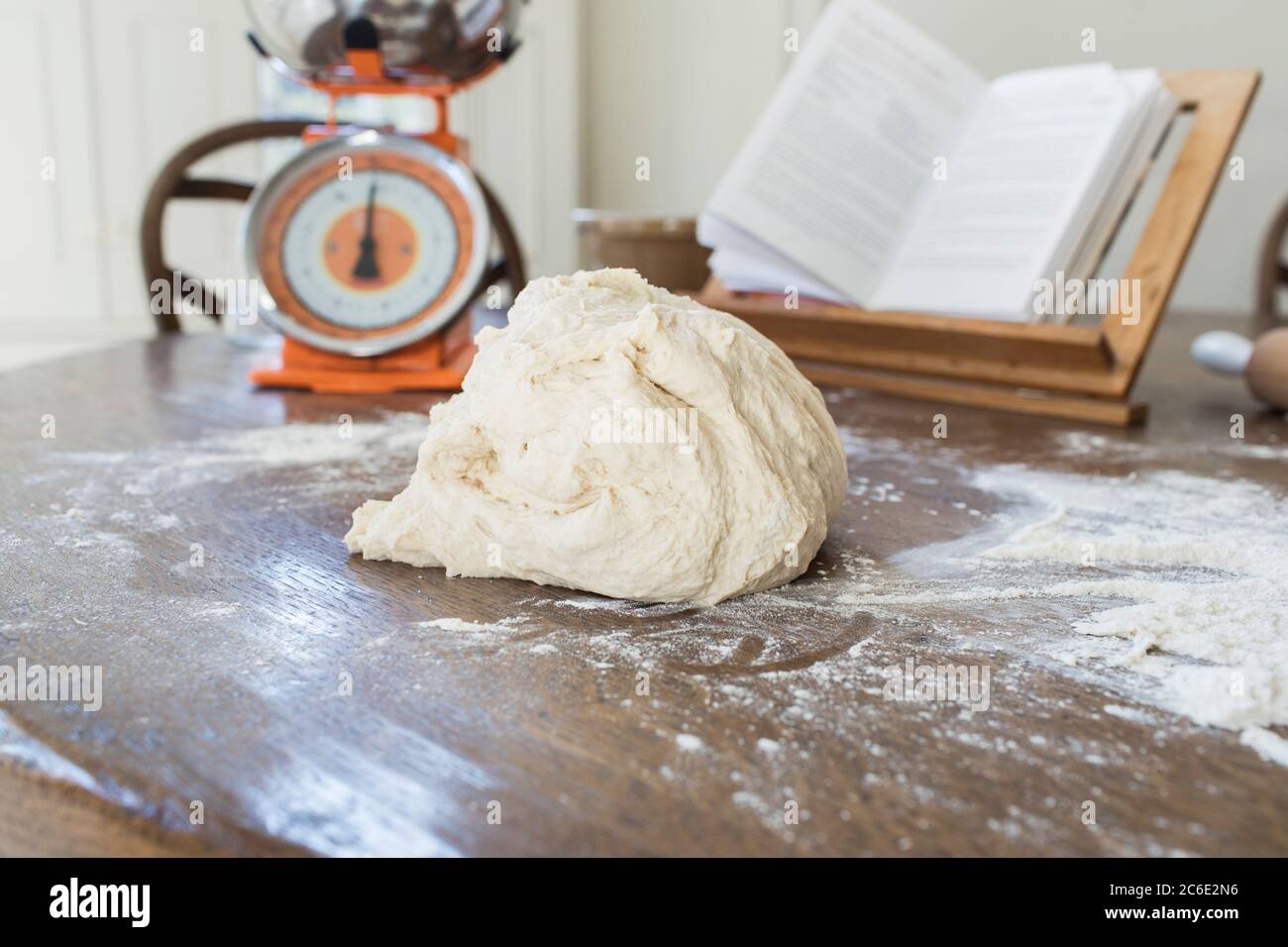 Floured counter hi-res stock photography and images - Alamy
