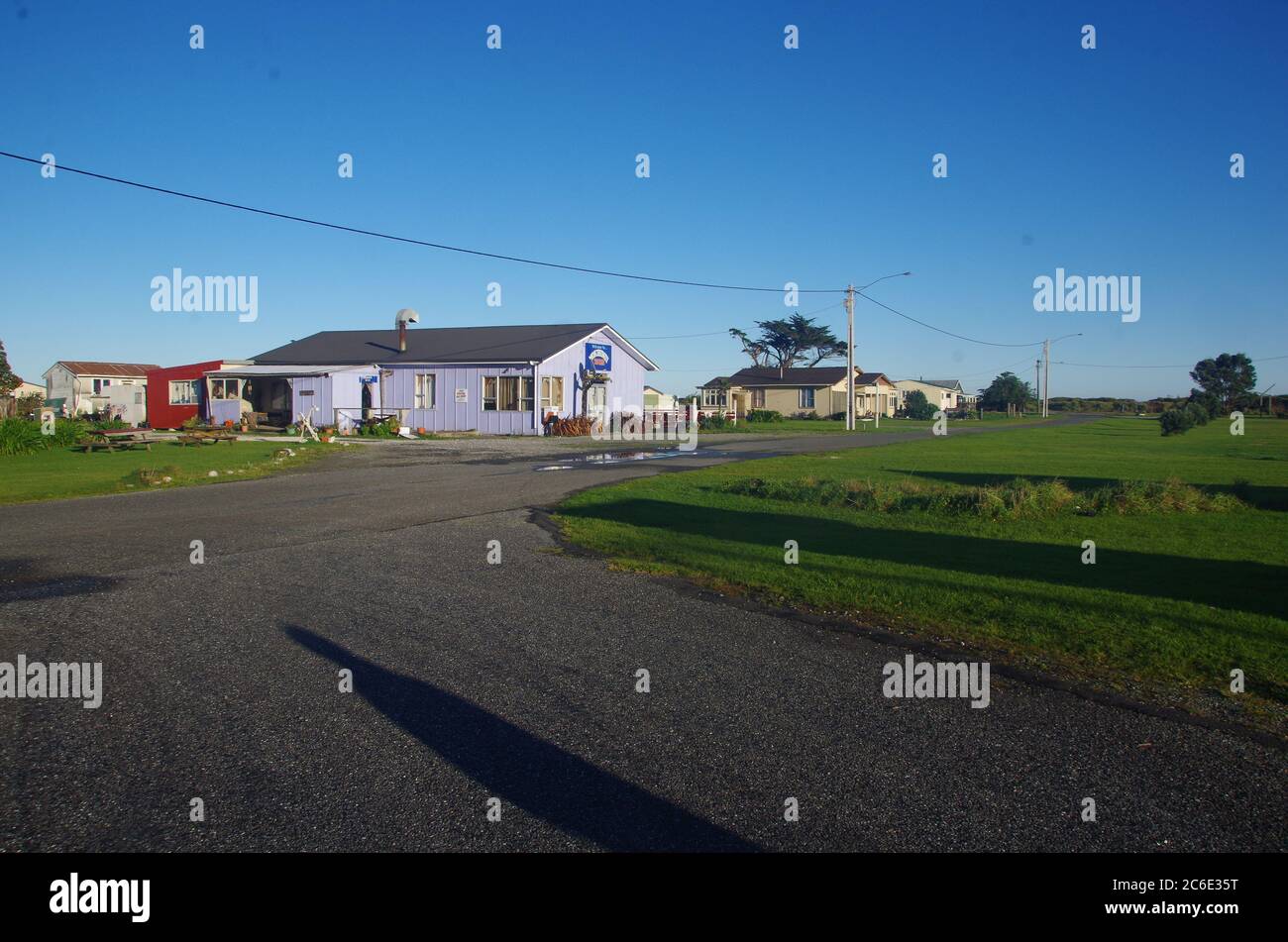 Mokihinui tavern. Alternative Te Araroa Trail route. Mokihinui. South ...