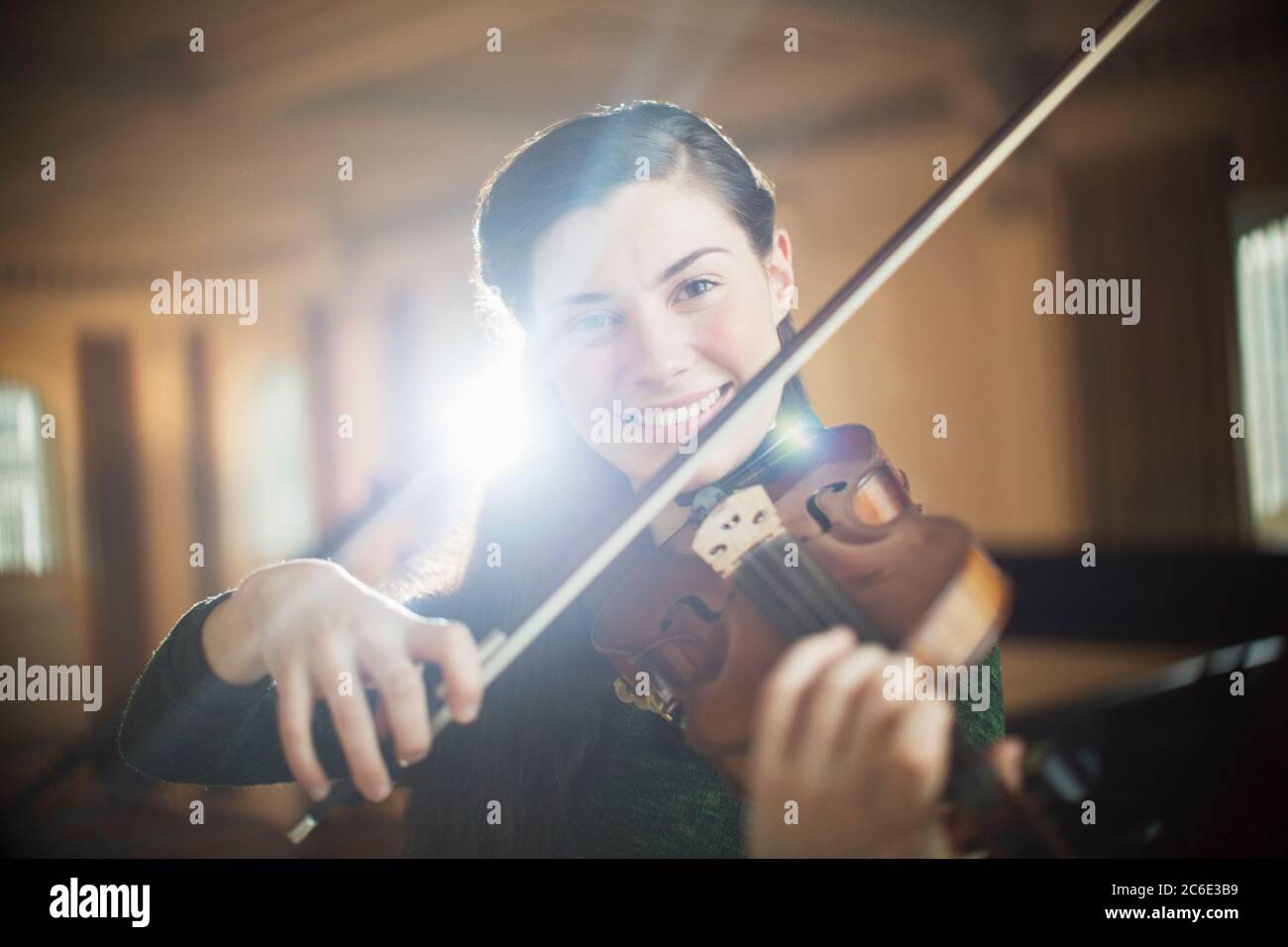 Portrait of violinist performing Stock Photo - Alamy
