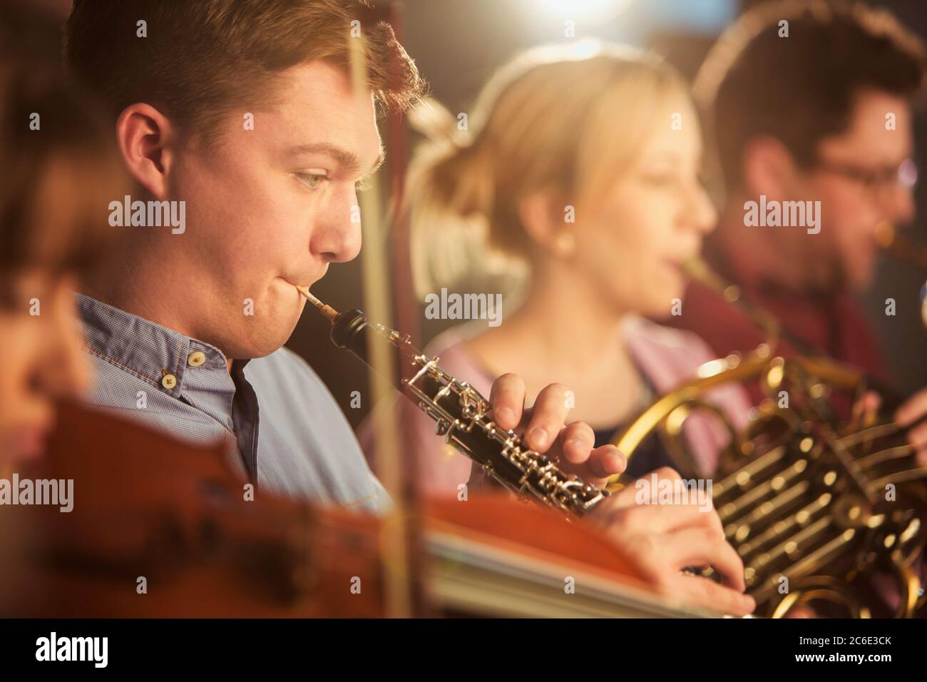 Oboe orchestra hi-res stock photography and images - Alamy