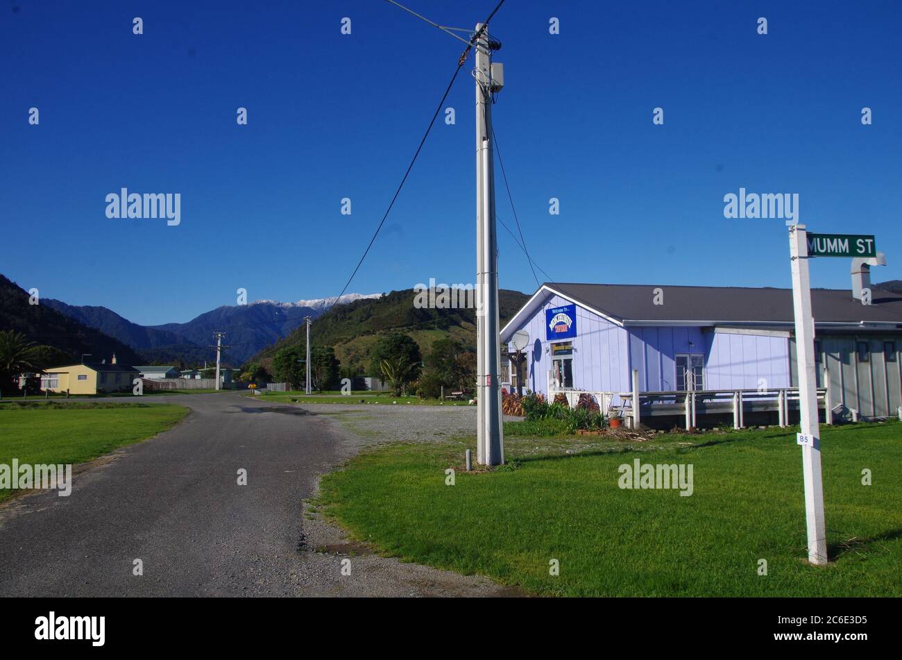 Mokihinui tavern. Alternative Te Araroa Trail route. Mokihinui. South ...