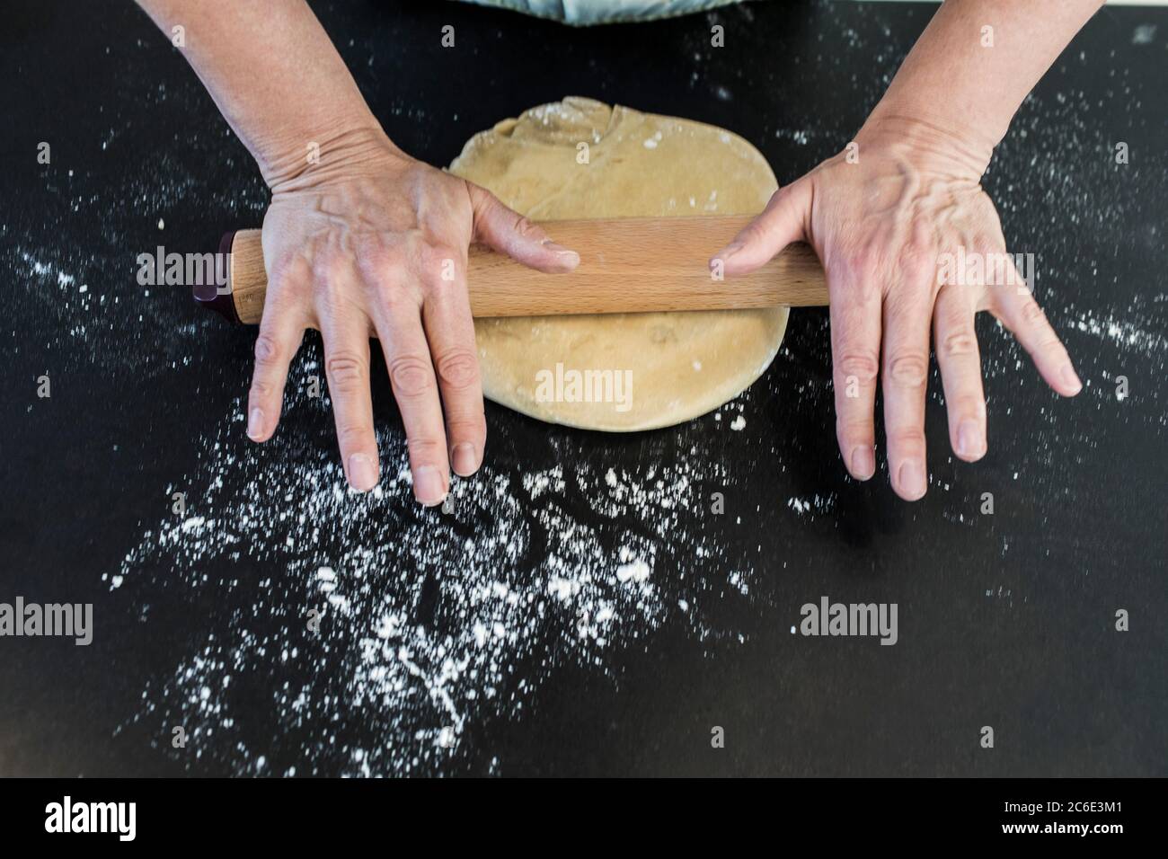 Floured counter hi-res stock photography and images - Alamy
