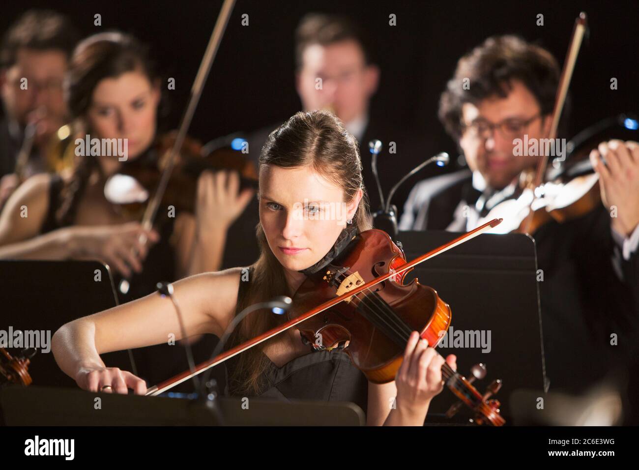 Orchestra classical hi-res stock photography and images - Alamy