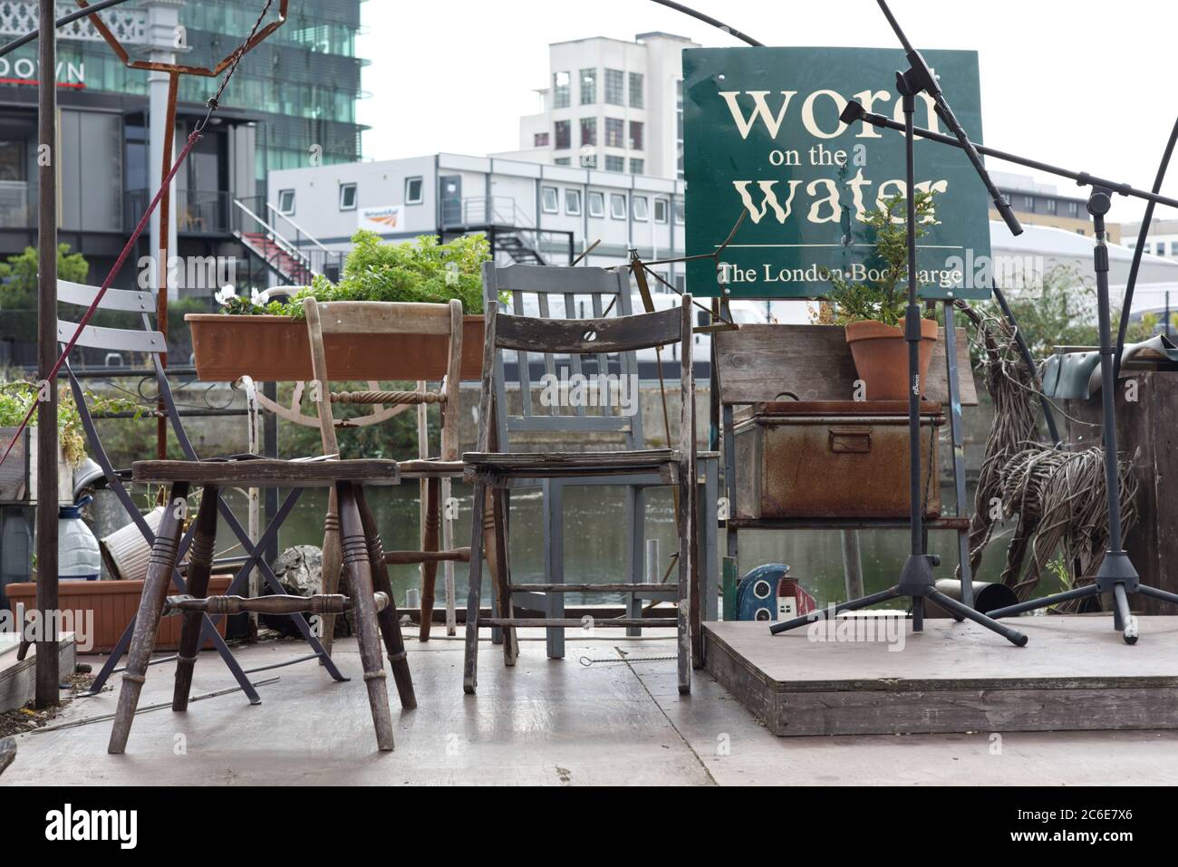 Word on water london hi-res stock photography and images - Alamy
